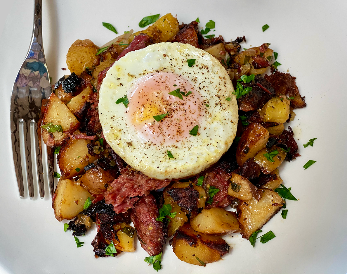 Corned Beef Hash with Poached Eggs | Cooking Mamas