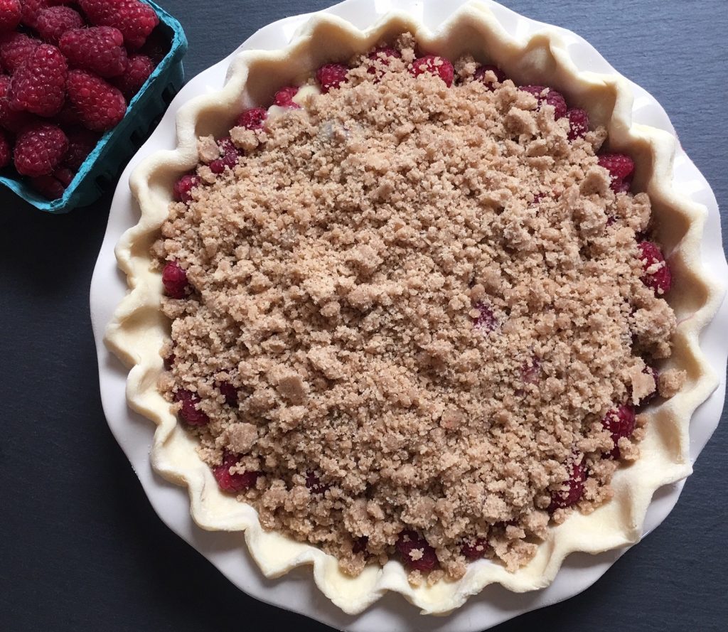 Raspberry Sour Cream Crumble Pie | Cooking Mamas